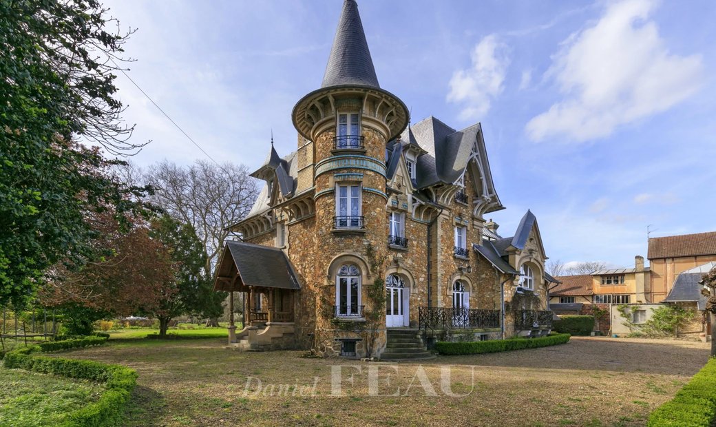 Treil Sur Seine – An Elegant Period Property In Triel Sur Seine, France ...