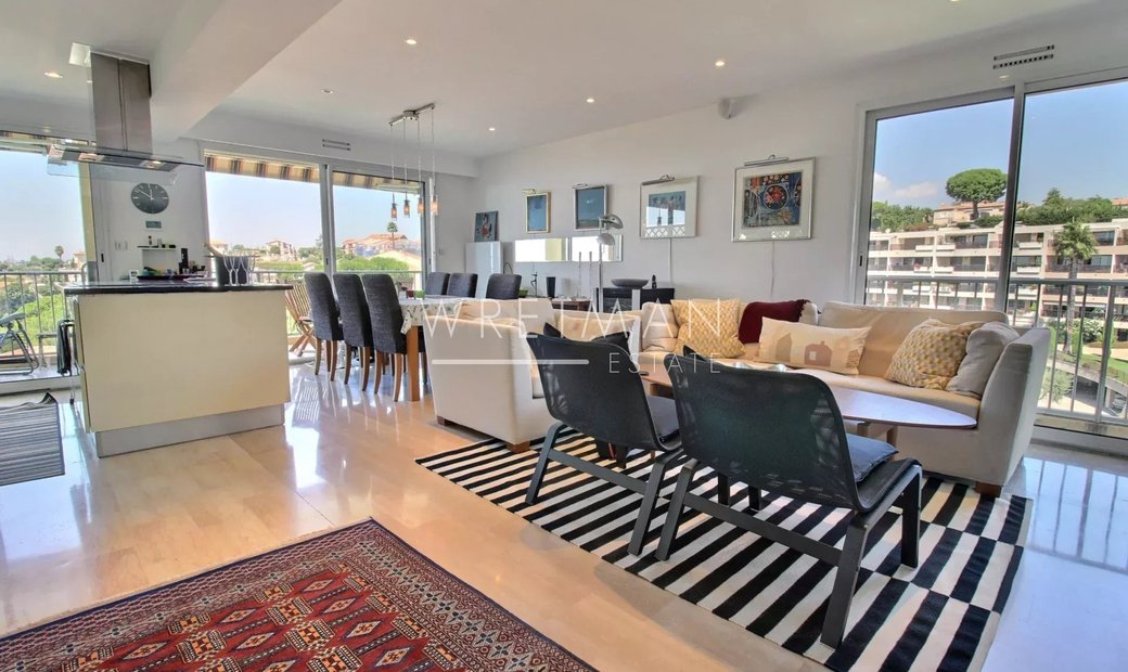Magnificent 3 Bedroom Apartment In Nice, Provence Alpes Côte D'azur ...