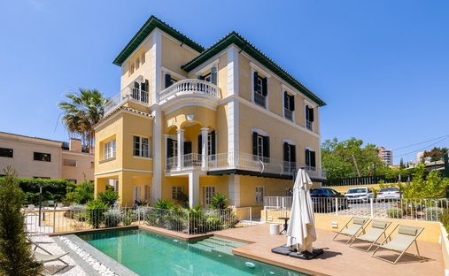 Luxury mansion condos for sale in Este, Andalusia, Spain | JamesEdition