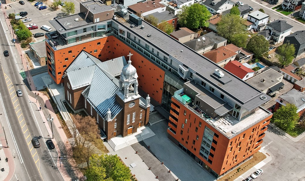 2 Bedroom + Den Condo In St. Charles Market In Ottawa, Canada For Sale ...