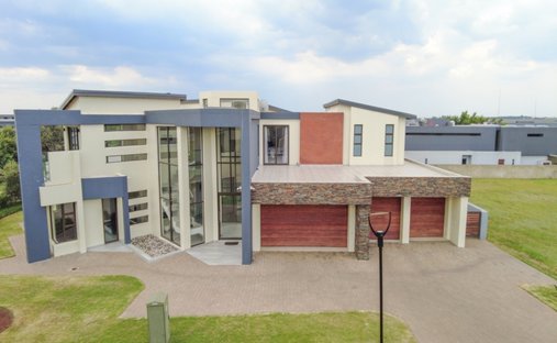 Luxury houses with terrace for sale in Serengeti Golf and Wildlife ...