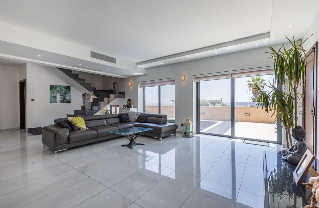 Iklin Villa In Iklin, Malta For Sale (15173555)