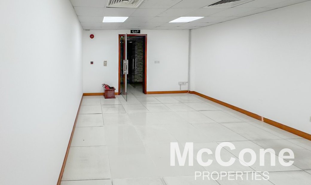 Ample Workspace | No Partition | Chiller In Dubai, Dubai, United Arab ...