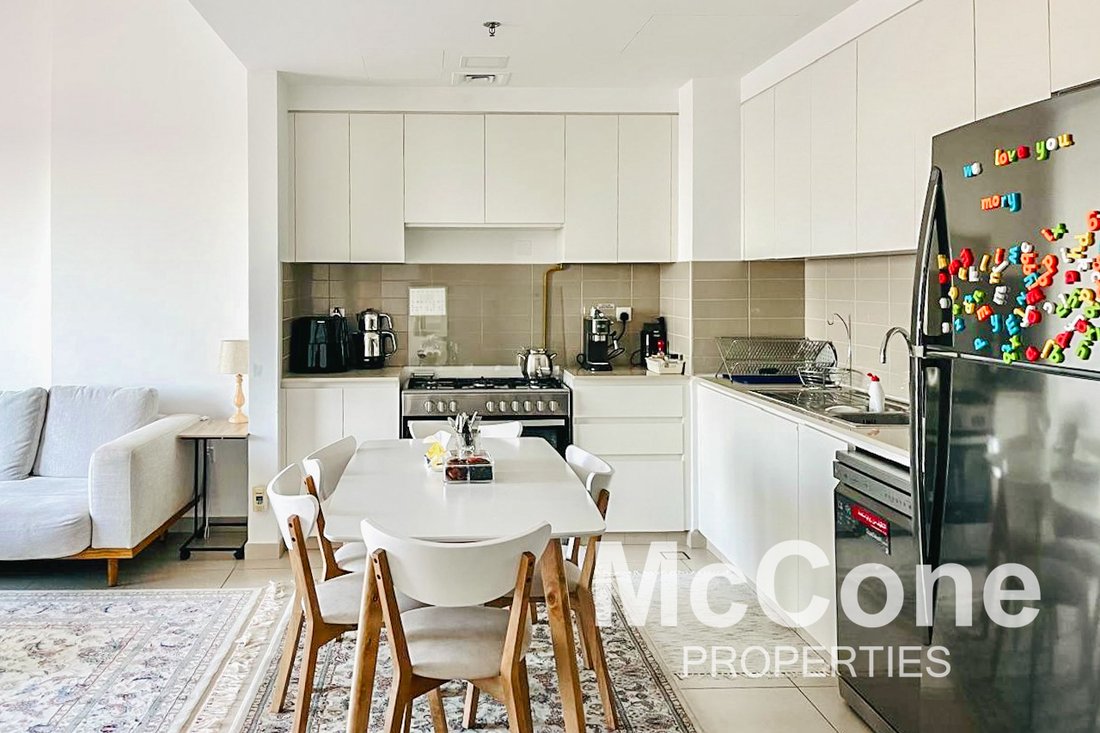 2 Parking Slot | Multiple Cheques | Great Location In United Arab ...