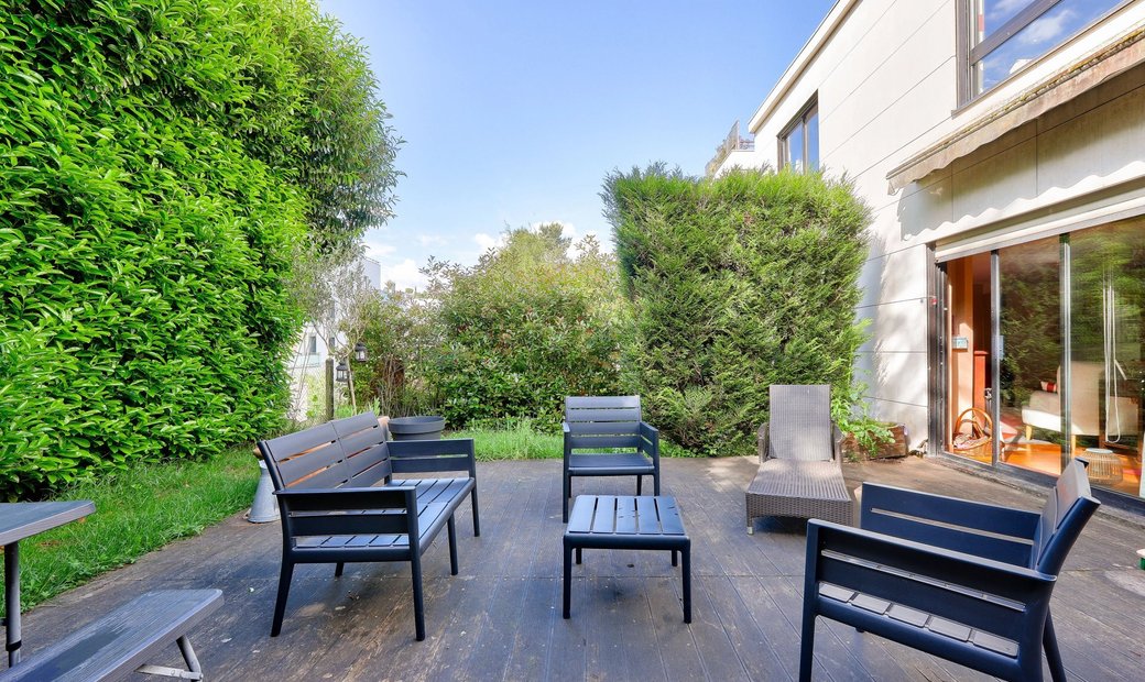 Garches – Buzenval A Contemporary Family Home In Garches, France For ...