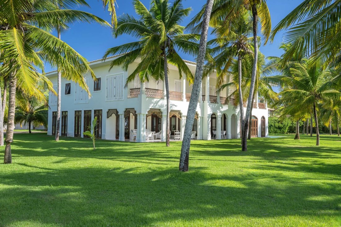 Bah462 Stunning Seafront House In In Praia Do Forte, State Of Bahia ...