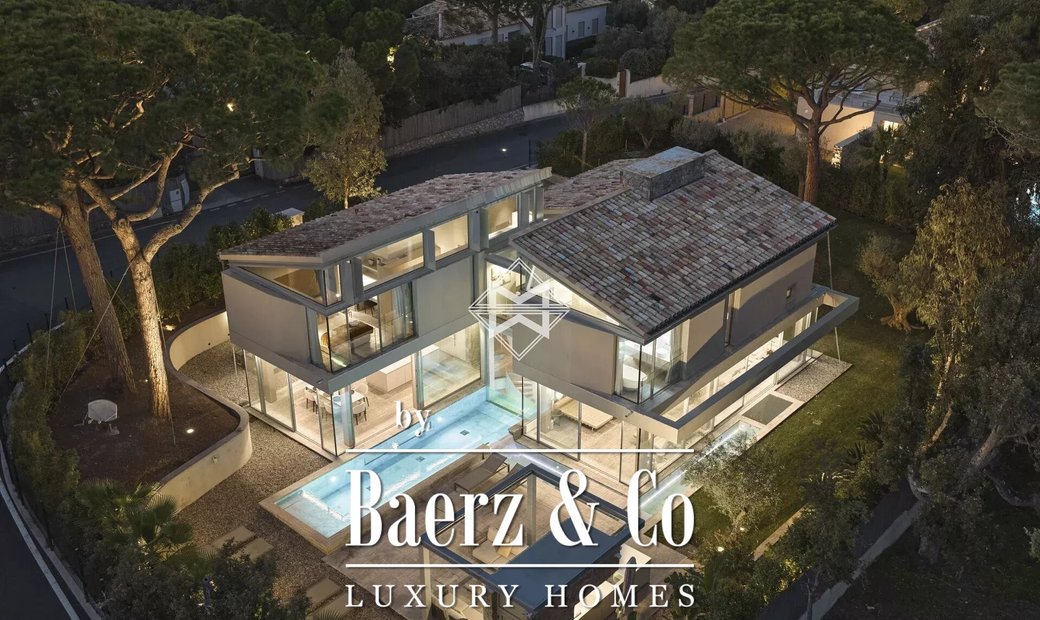 Modern House Within A Gated In Saint Tropez, Provence Alpes Côte D'azur ...
