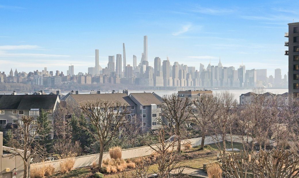 Watermark On Hudson In North Bergen, New Jersey, United States For Sale ...