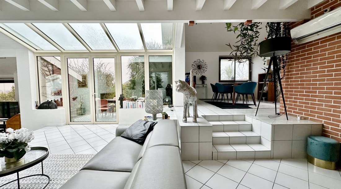 Maison Atypique D'architecte Des Annees 80 De Type 9 Pieces Sur Une In ...