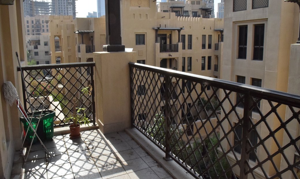 Closed Study Room | Vacant | B Khalifa View In Dubai, United Arab ...