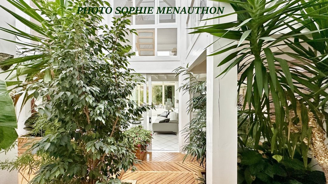 Maison Atypique D'architecte Des Annees 80 De Type 9 Pieces Sur Une In ...