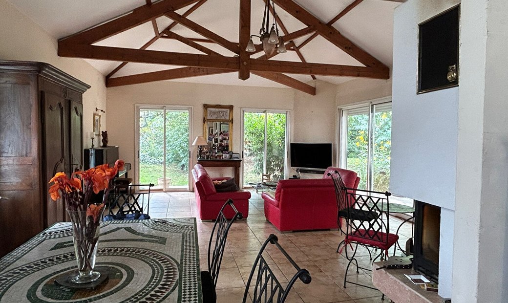 Maison De Bureaux De 200m² Emplacement In Pau, Nouvelle Aquitaine, France For Sale (15184820)