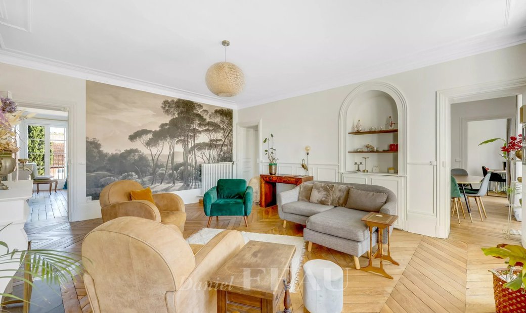 Versailles – A Renovated 3 Bed Apartment In Versailles, France For Sale ...