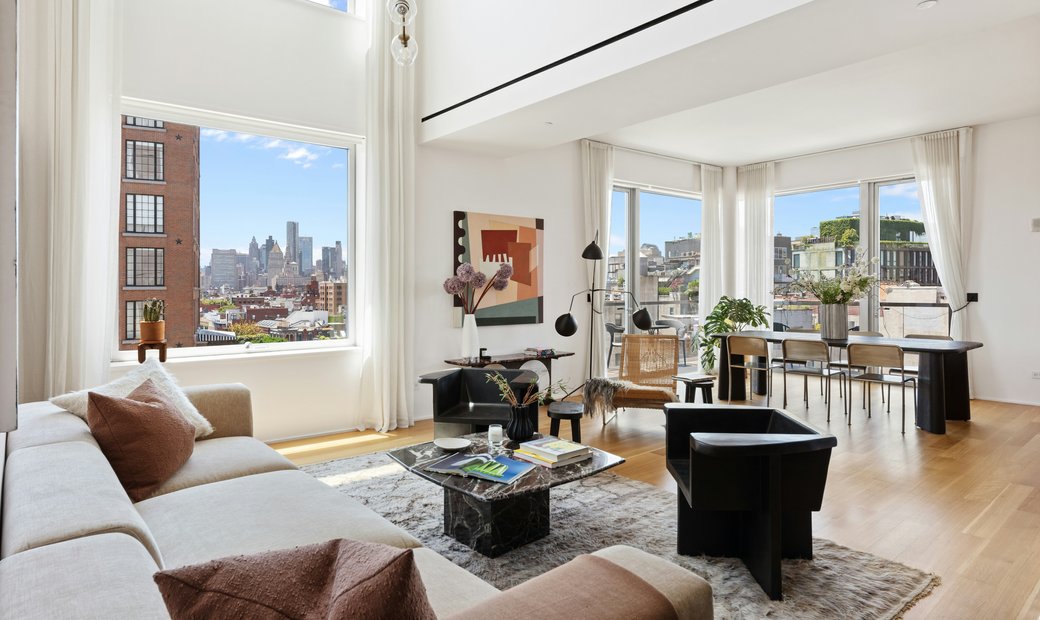 Luxurious Three Bedroom Duplex Condo With In New York, New York, United ...