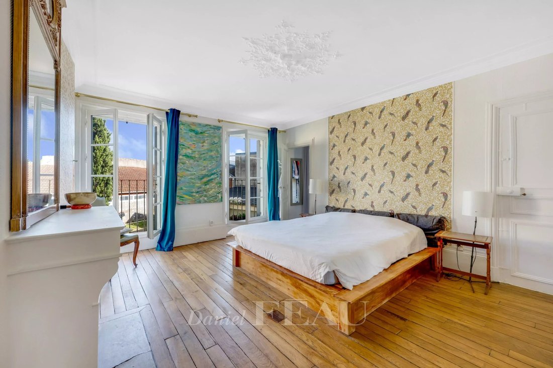 Versailles – A Renovated 3 Bed Apartment In Versailles, France For Sale ...