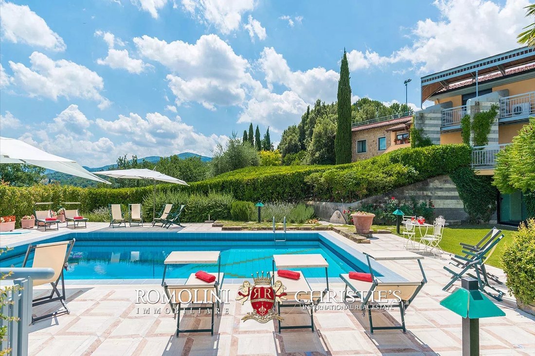 Modern Villa With Panoramic Views For Sale In Arezzo In Puglia, Tuscany ...