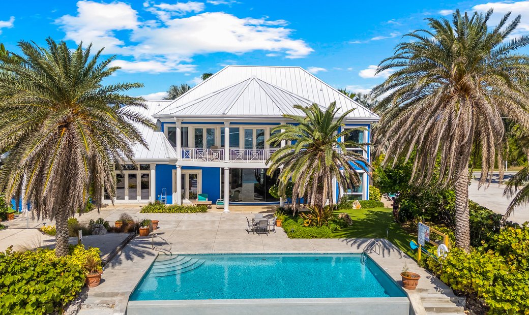 Rare Waterfront Gem In South Sound In George Town, George Town, Cayman ...