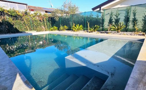 Luxury houses with pool for sale in Lugo, Emilia-Romagna, Italy ...