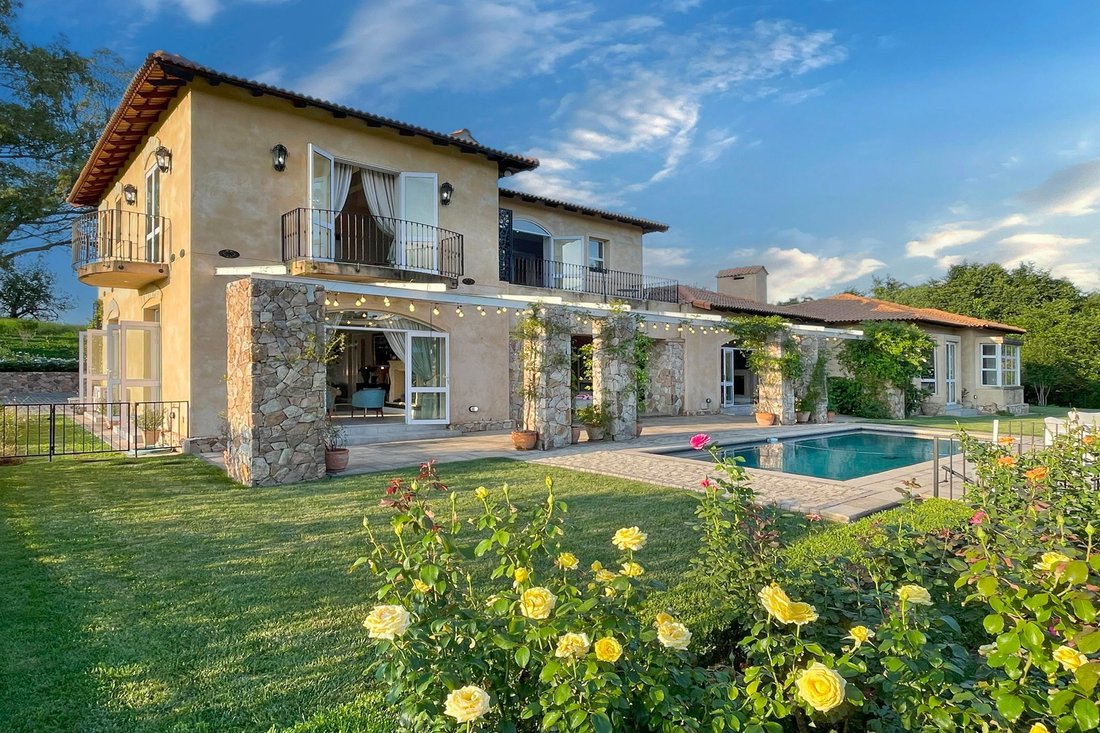 Classic Villa, Prime River Position In Centurion, Gauteng, South Africa ...