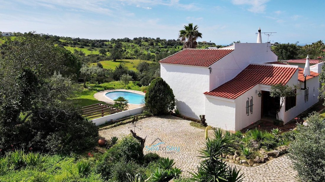 Attractive Country Home Close To The Beach And Town In Albufeira ...