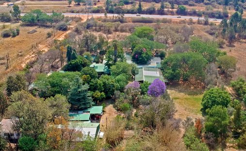 Luxury farm ranches with pool for sale in Crowthorne AH, Midrand ...