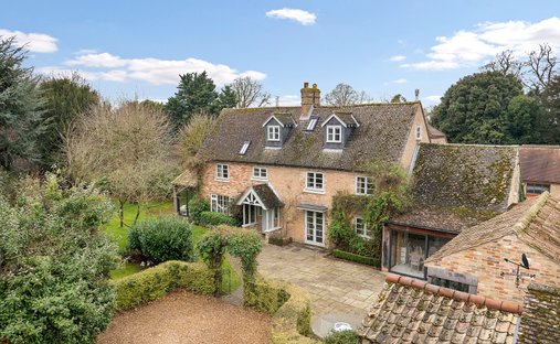 Luxury homes with tennis court for sale in Great Gransden, England ...