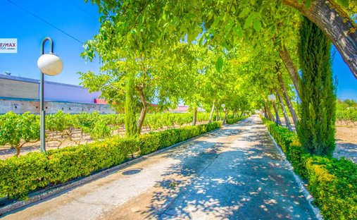 Luxury villas for sale in Oyón-Oion, Basque Country, Spain | JamesEdition