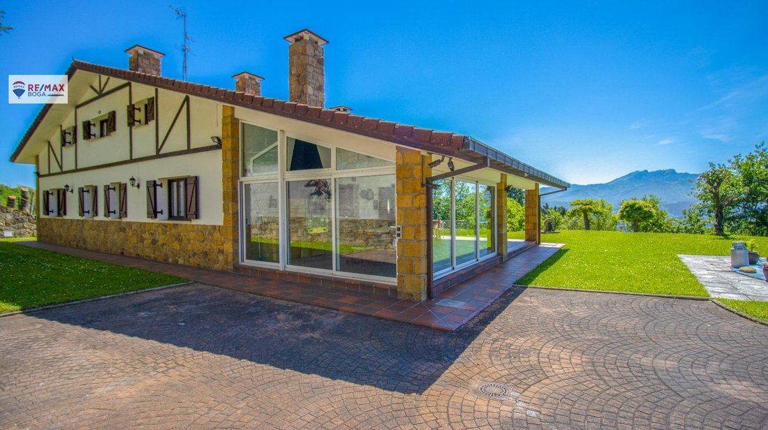 Hondarribia Villa In Hondarribia, Basque Country, Spain For Sale (15192323)