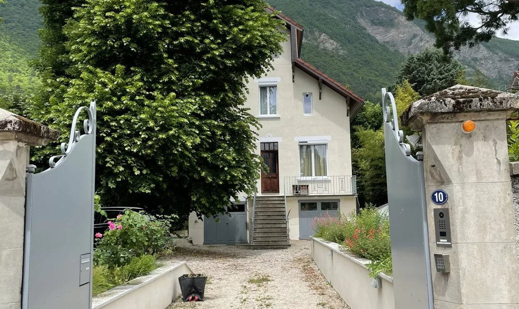 La Tronche House In La Tronche, Auvergne Rhône Alpes, France For Sale ...