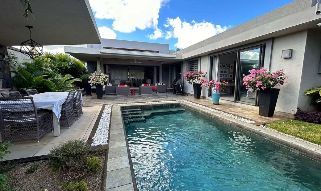 Superb Villa In Balaclava Royal In Balaclava, Pamplemousses District ...