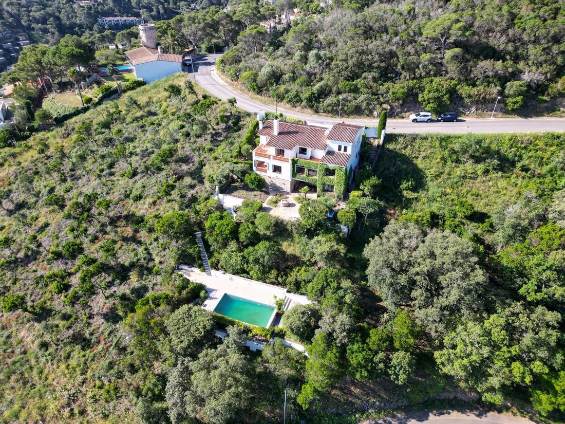 Charming Contemporary Villa In Privileged In Sa Riera, Begur, Catalonia ...