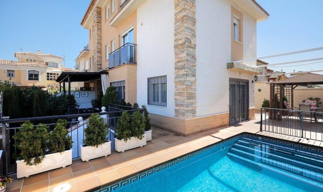 Granada House In Genil, Granada, Spain For Sale (15193426)