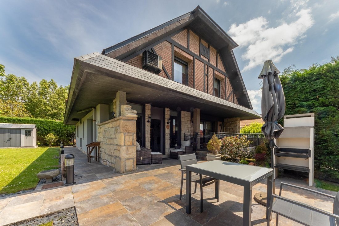 Getxo Villa In Getxo, Basque Country, Spain For Sale (15192319)