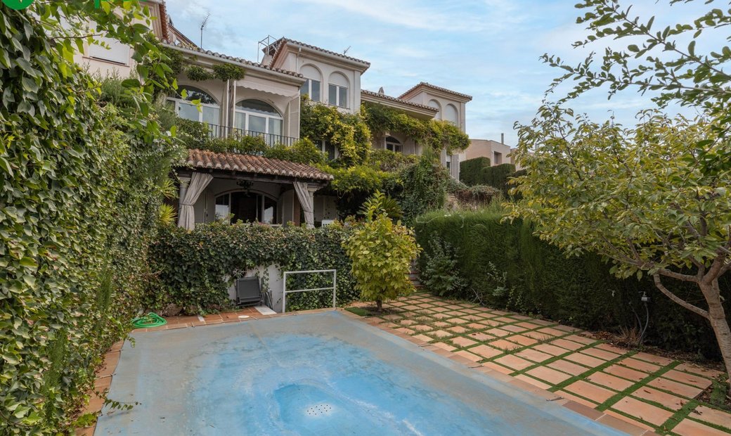 Granada House In Granada, Andalusia, Spain For Sale (15194238)