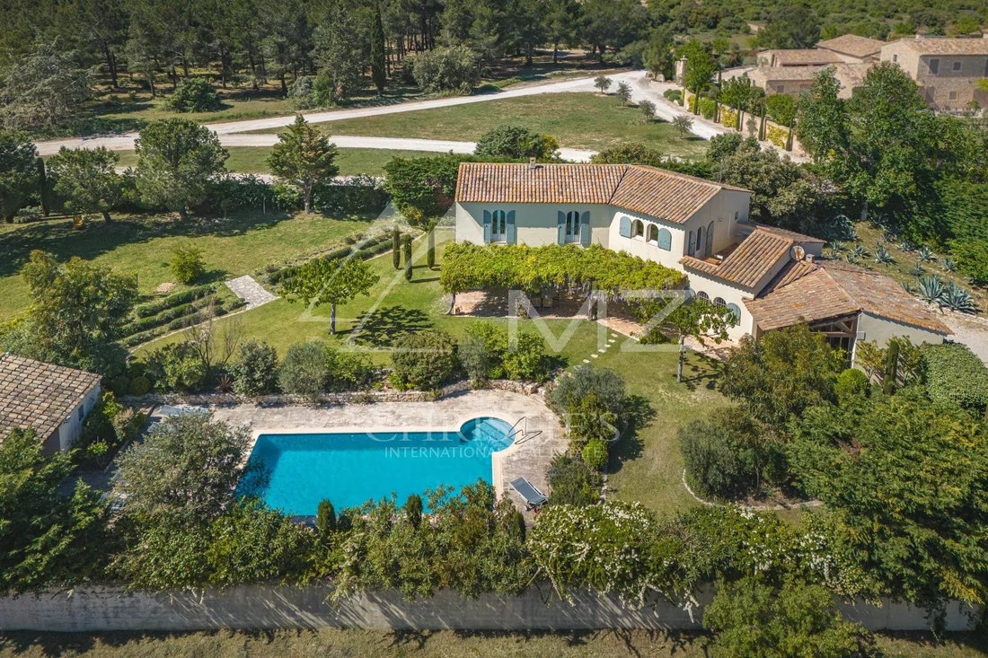 Provencal House In Saint Rémy De Provence, Provence Alpes Côte D'azur ...