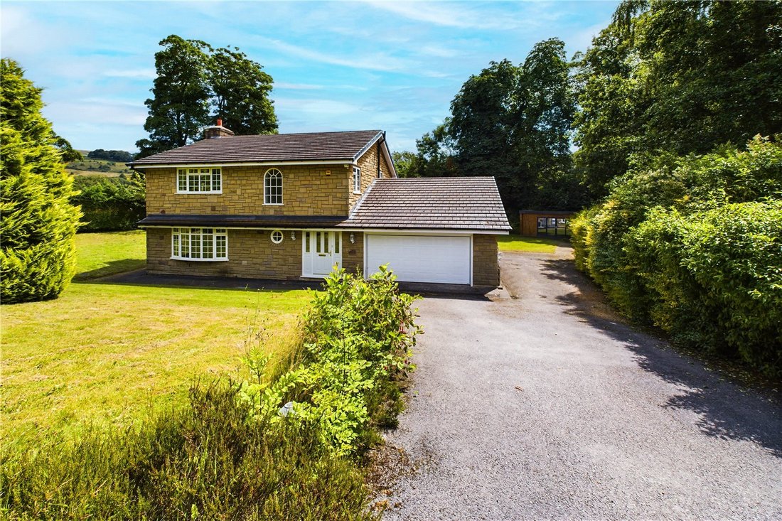 4 Bedroom Detached House For Sale In High Peak In High Peak, United ...