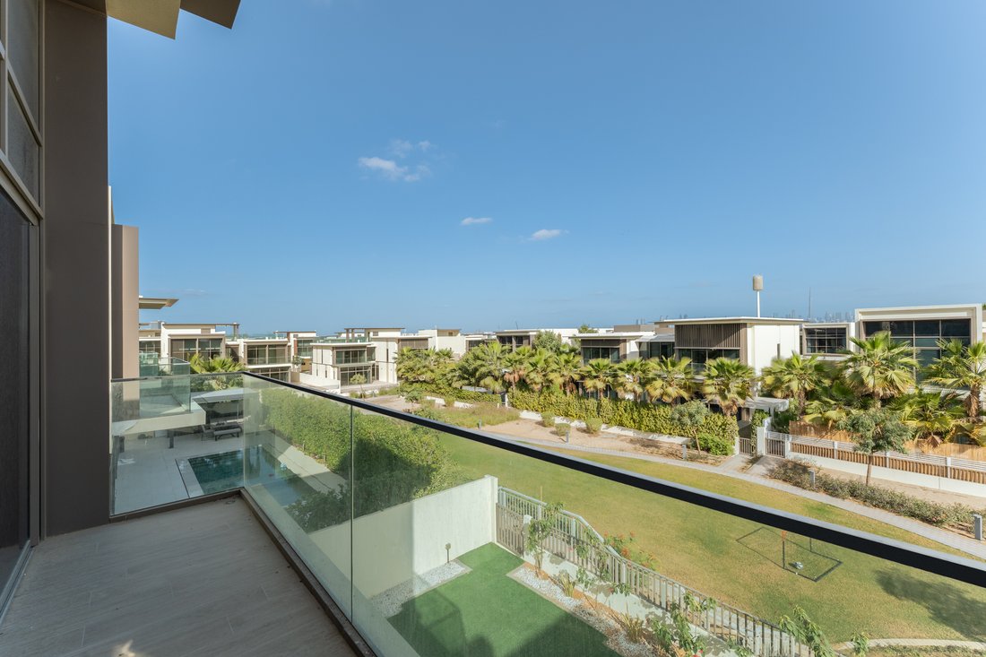 Corner Villa With Private Pool And Park In Dubai, Dubai, United Arab ...