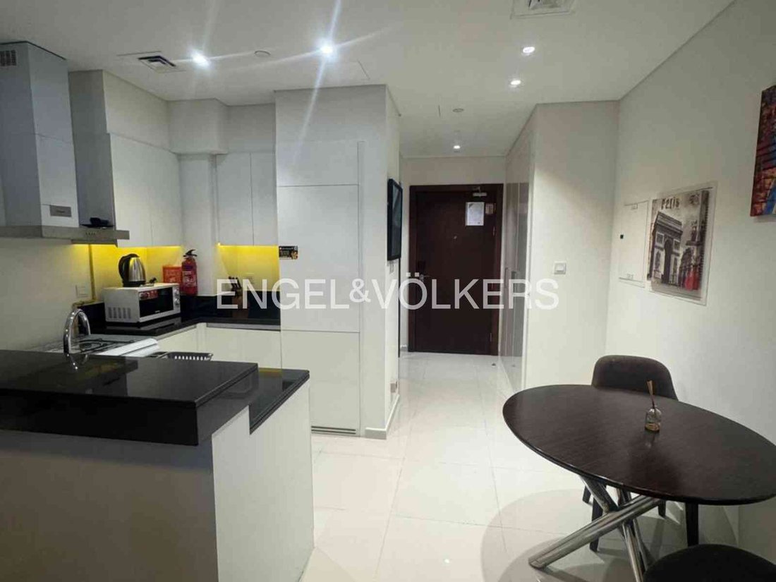 Fully Furnished | Balcony | Multiple Cheques En Dubai, United Arab ...