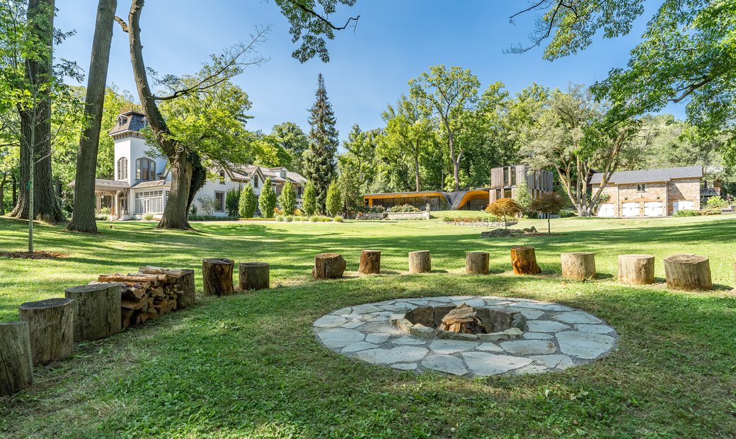 Springhill Estate In Hamilton, Ontario, Canada For Sale (14762858)