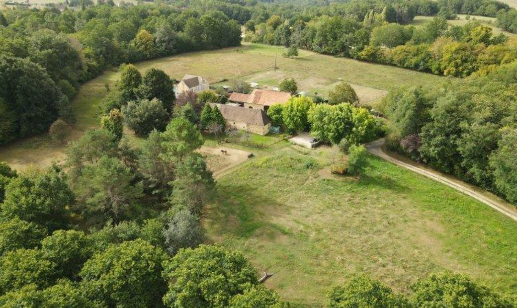 Corps De In Rouffignac Saint Cernin De Reilhac, Nouvelle Aquitaine ...