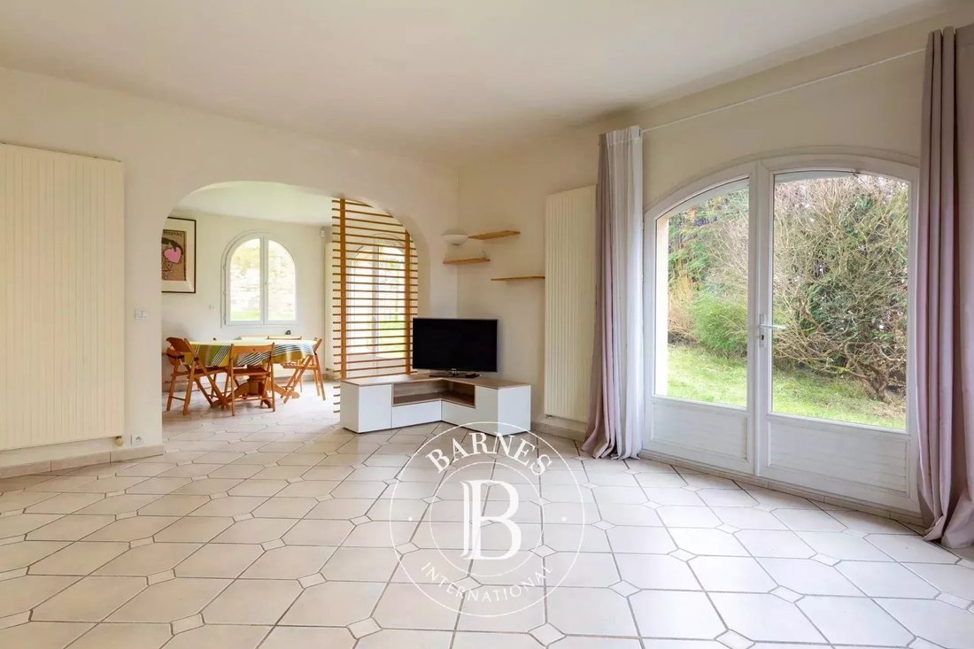 Le Pecq Domaine De Grandchamp 9 Room House In Le Pecq, île De France ...