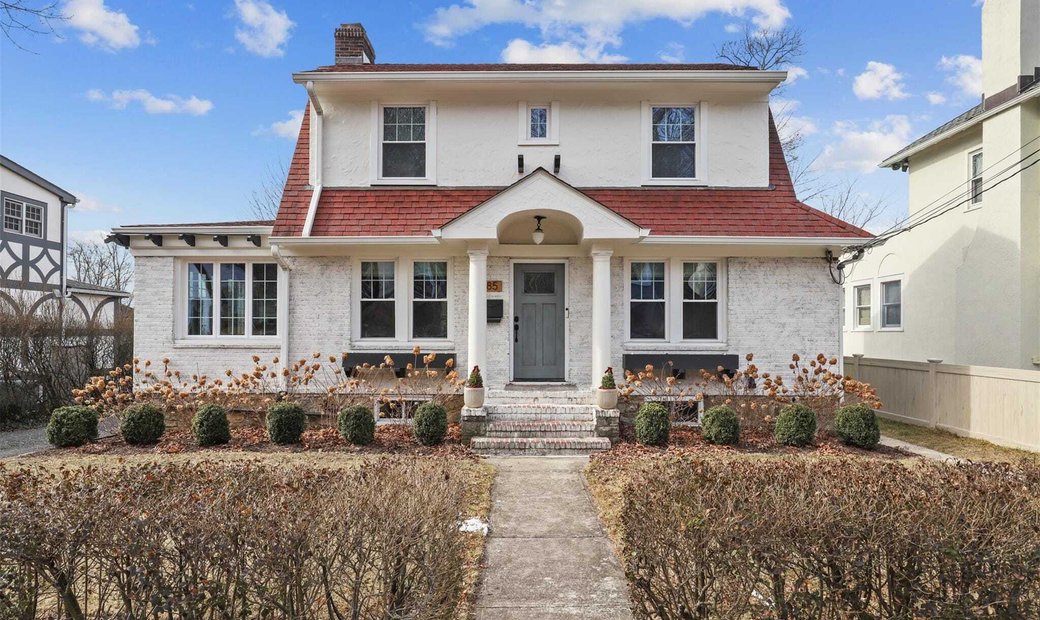 Stunningly Renovated 1924 Colonial In Tuckahoe, New York, United States ...