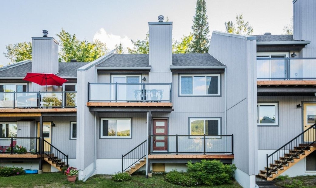 Charming Townhouse In Mont Tremblant, Quebec, Canada For Sale (15220320)