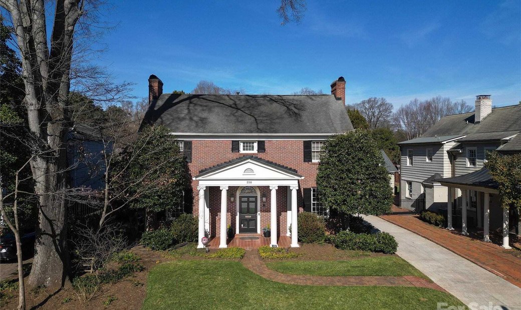 Stately Brick Home In Highly In Charlotte, North Carolina, United ...