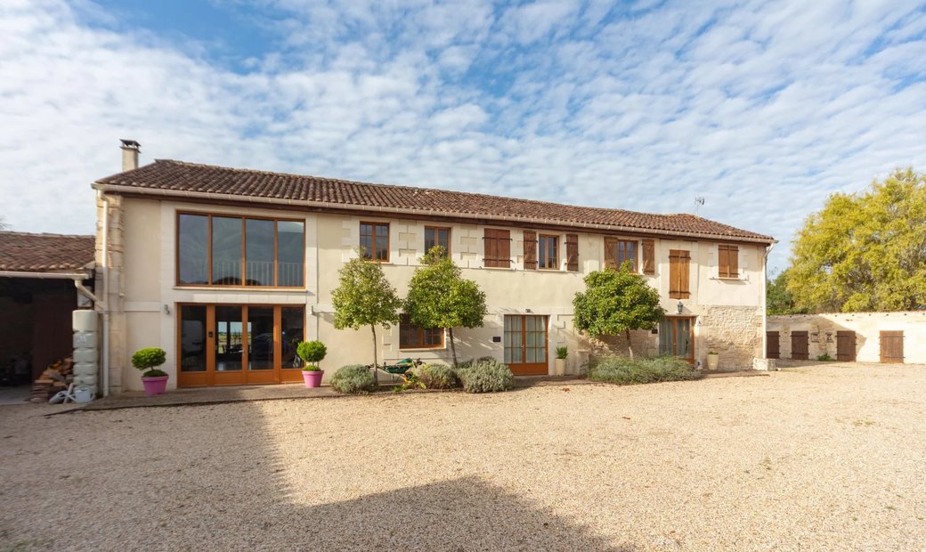 Superb Barn Conversion With Heated In Cognac, Nouvelle Aquitaine ...