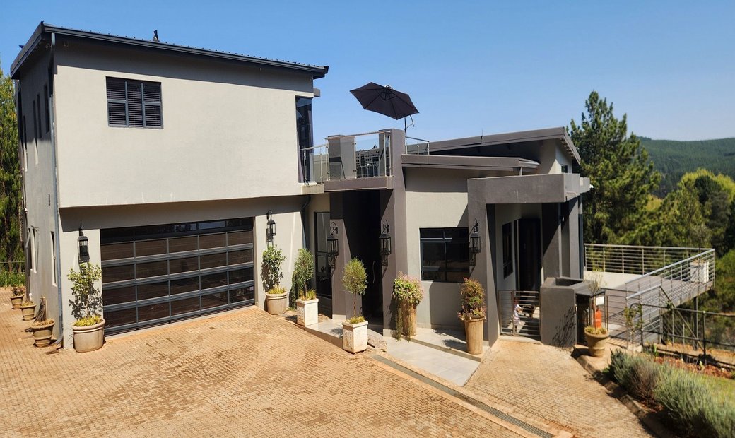 Superb Five Bedroom Mansion Set On In Clearwaters Cove, Limpopo, South ...