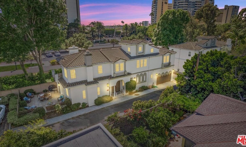 Privacy And Luxury In An Exclusive In Marina Del Rey, California ...