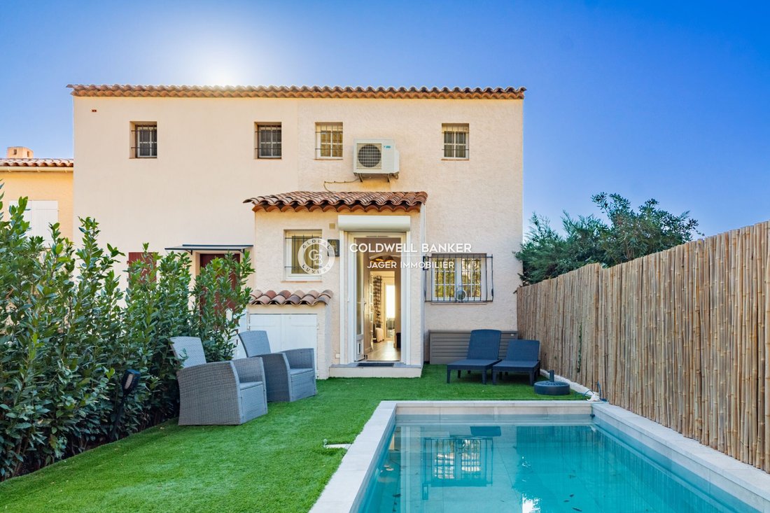 House 66m² In La Croix Valmer, France For Sale (15231112)