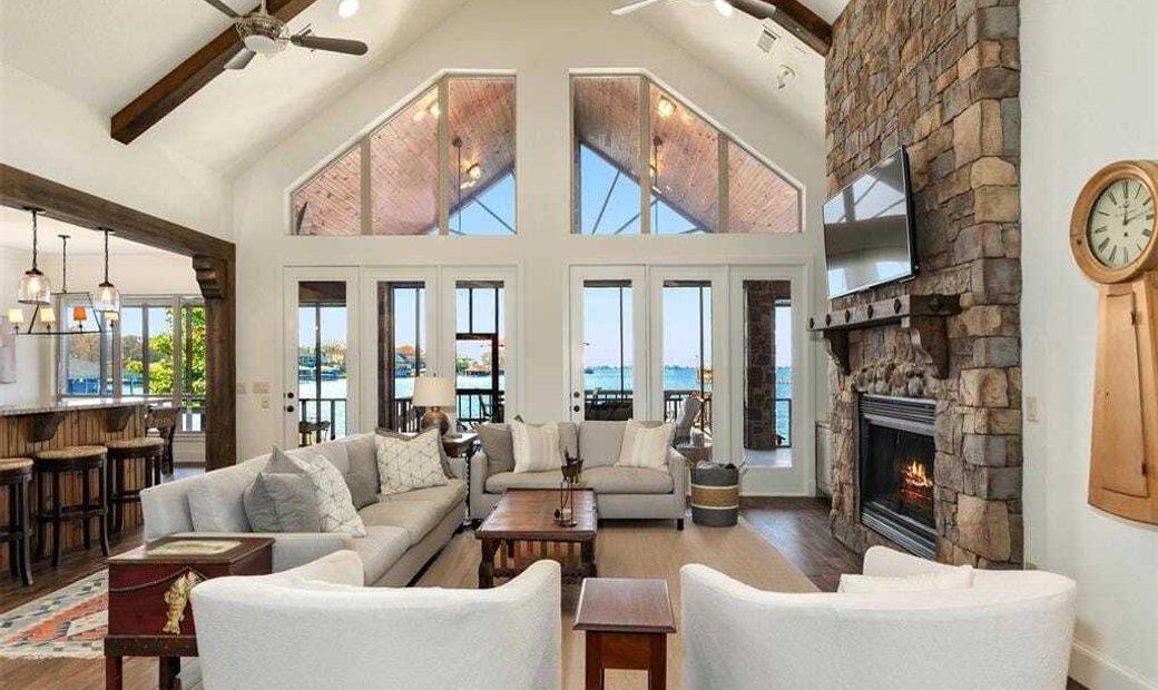 Rustic Modern Pinnacle Club Waterfront In Gun Barrel City, Texas ...