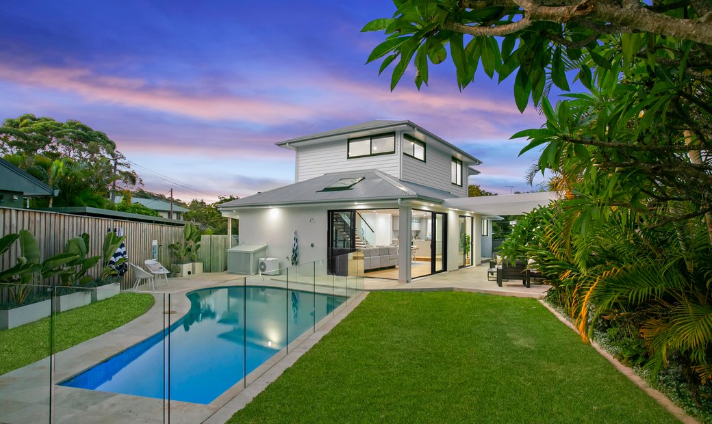 Immaculate Residence With Beautiful Backyard & Modern In Cromer ...
